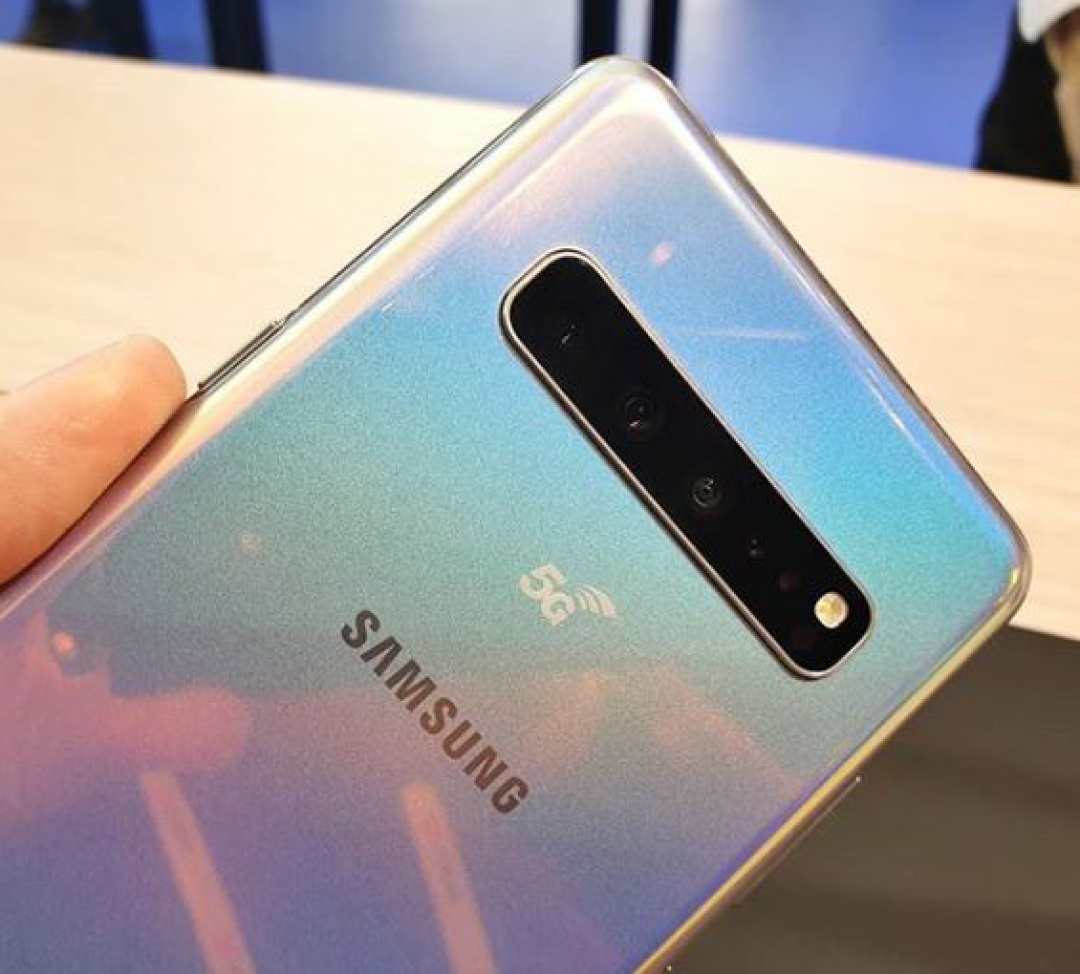 Samsung lança primeiro smartphone 5G do mundo http://www.jb.com.br ...