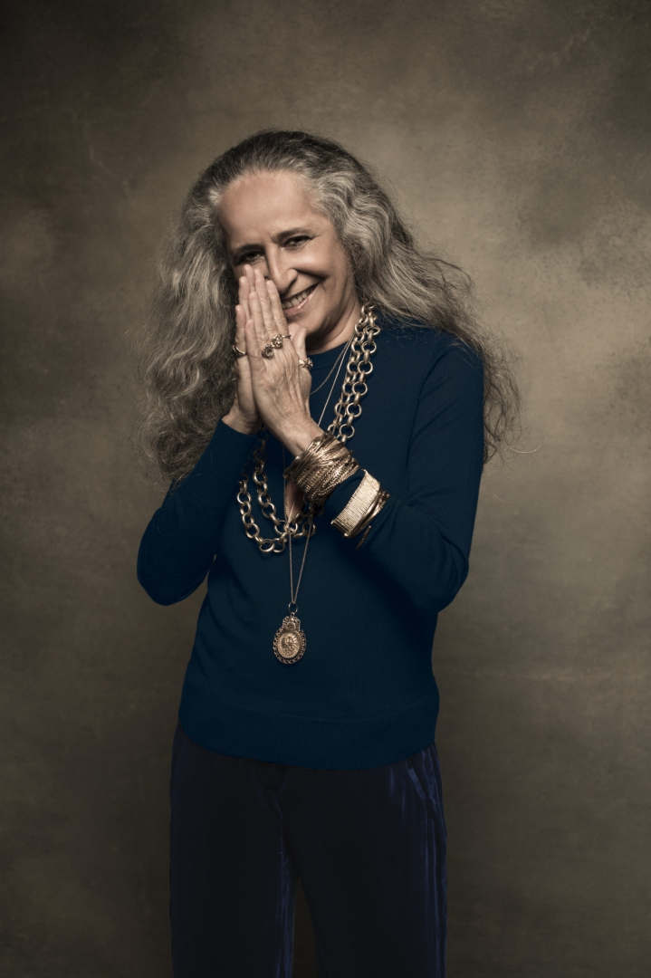 Maria Bethânia faz pré-estreia de seu novo show "Claros Breus" no Rio ...