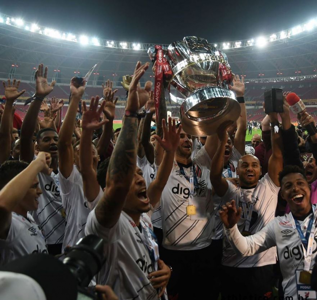 Athletico conquista a Copa do Brasil pela primeira vez - Destaque