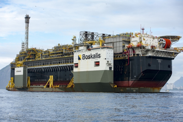 Plataforma P-70 chega ao Porto do Rio de Janeiro - Economia